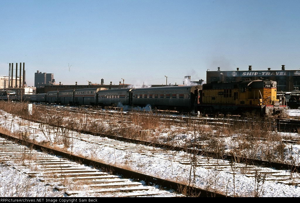 AMTK 763 with Various Cars